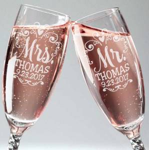 Laser engraving on glasses: personalized glasses with inscriptions, types